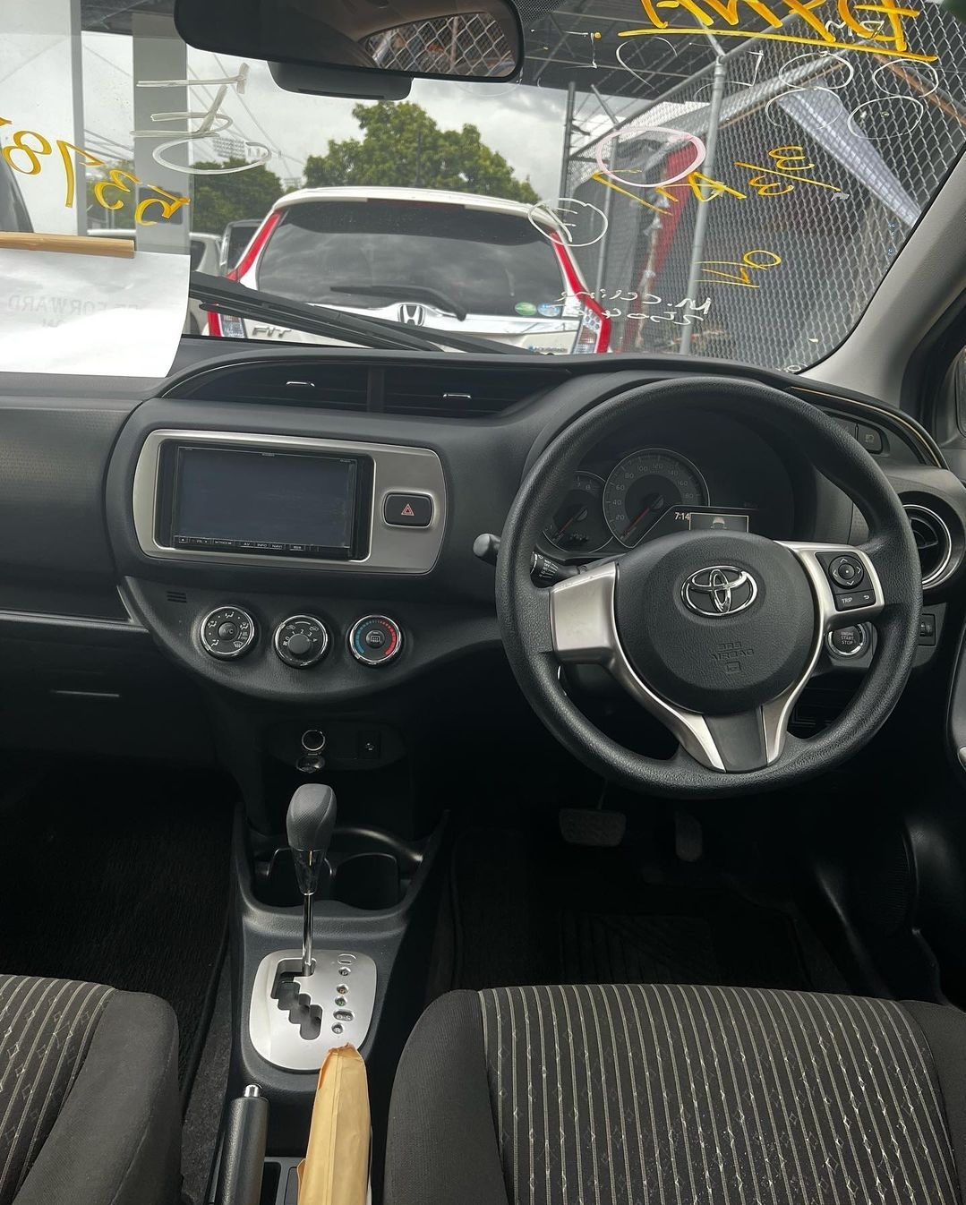 2015 Toyota Vitz Jewela (KM0213366) | Khaleel's Motorsports