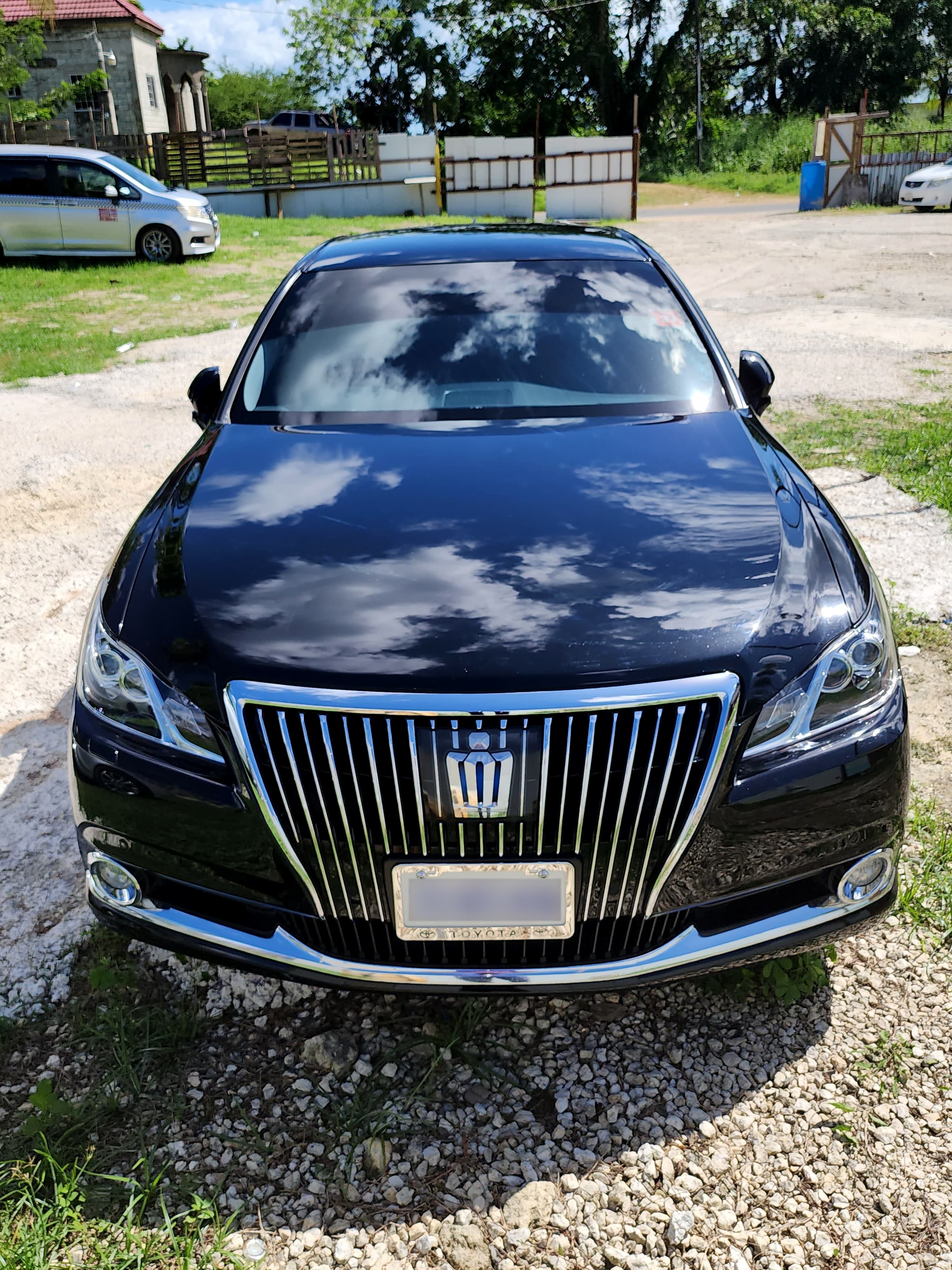 2015 Toyota Crown Majesta (KM0213791) | Khaleel's Motorsports