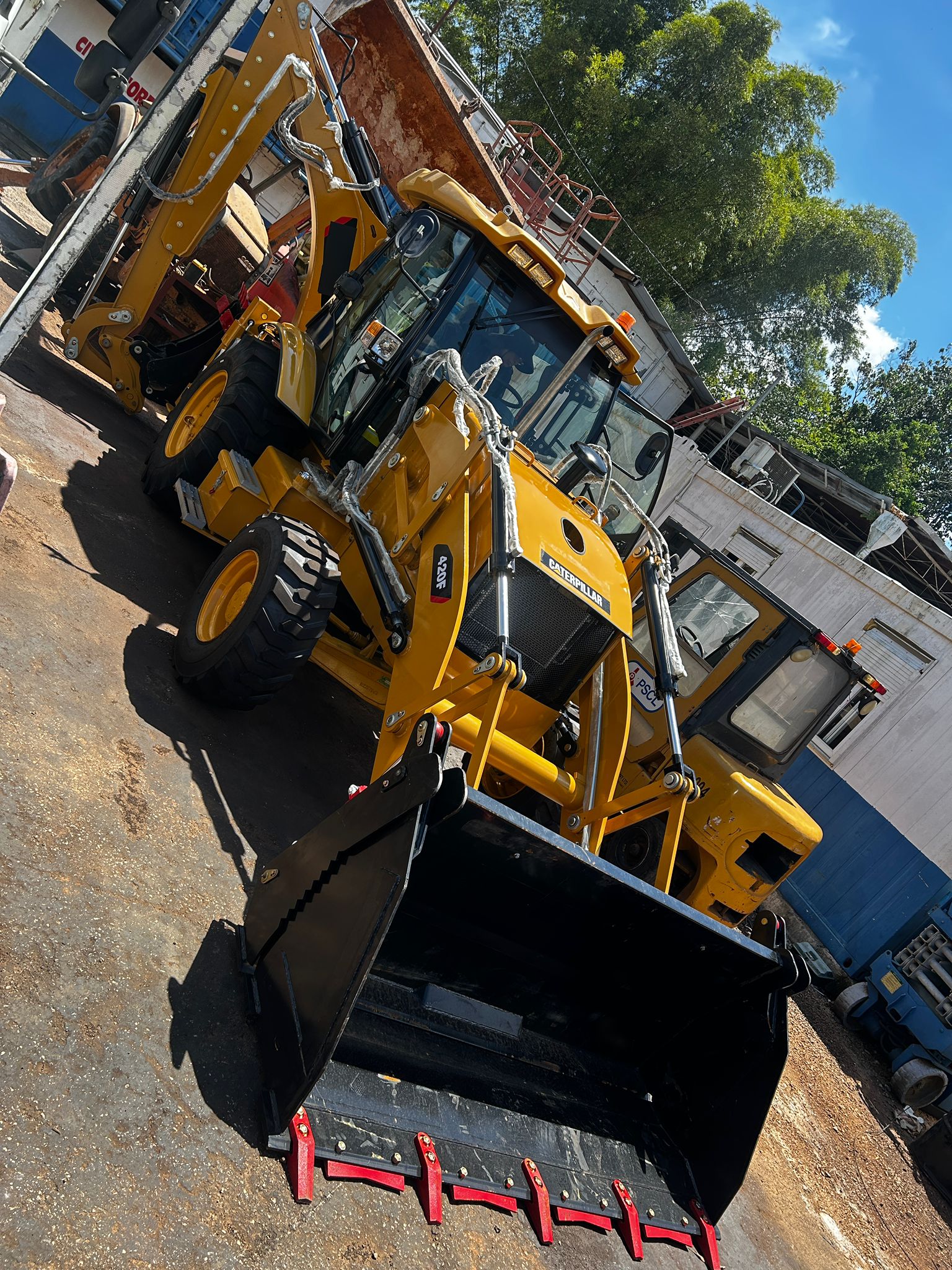 2025 Caterpillar 420F (KM0213885) | Khaleel's Motorsports