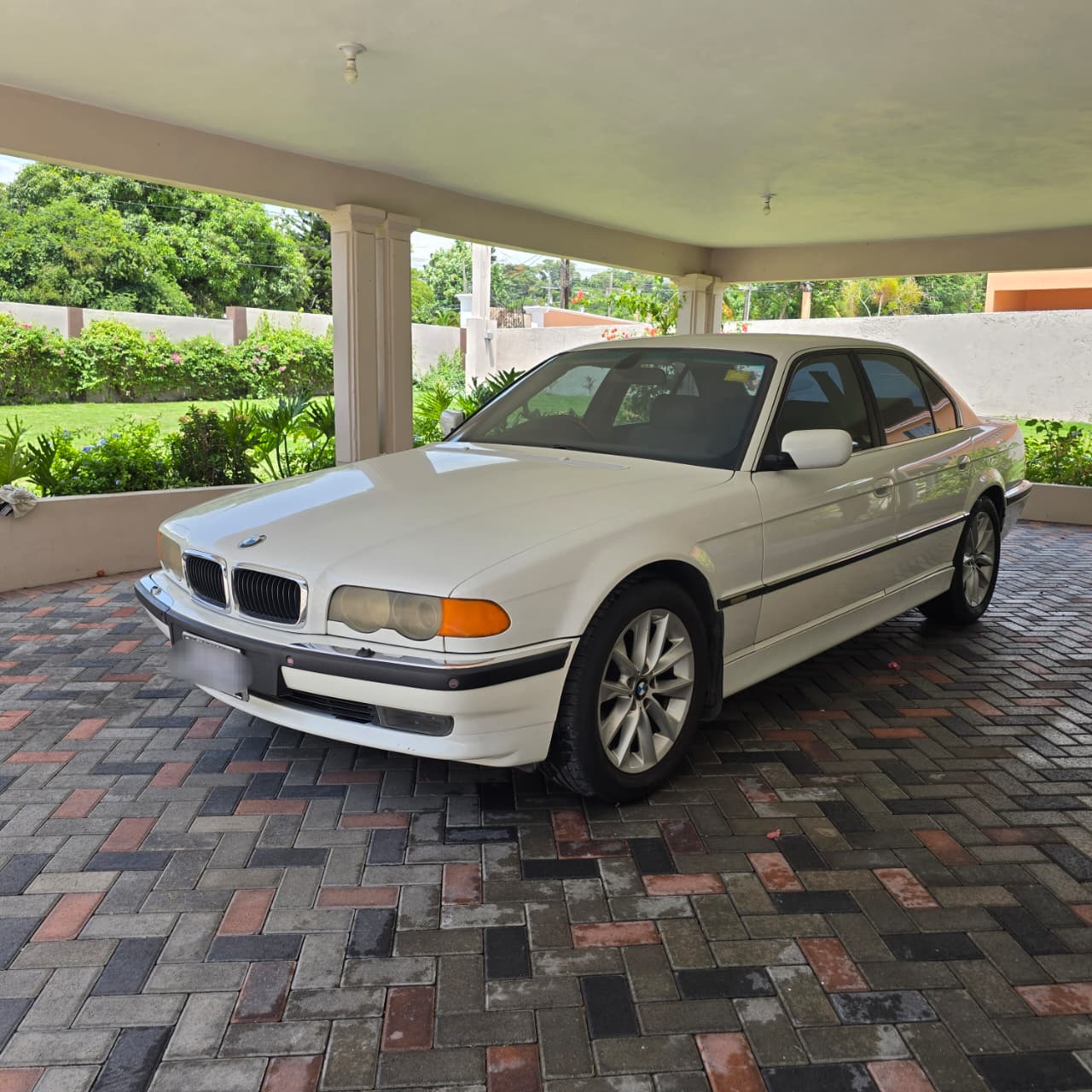 2001 BMW 728i (KM0213911) | Khaleel's Motorsports